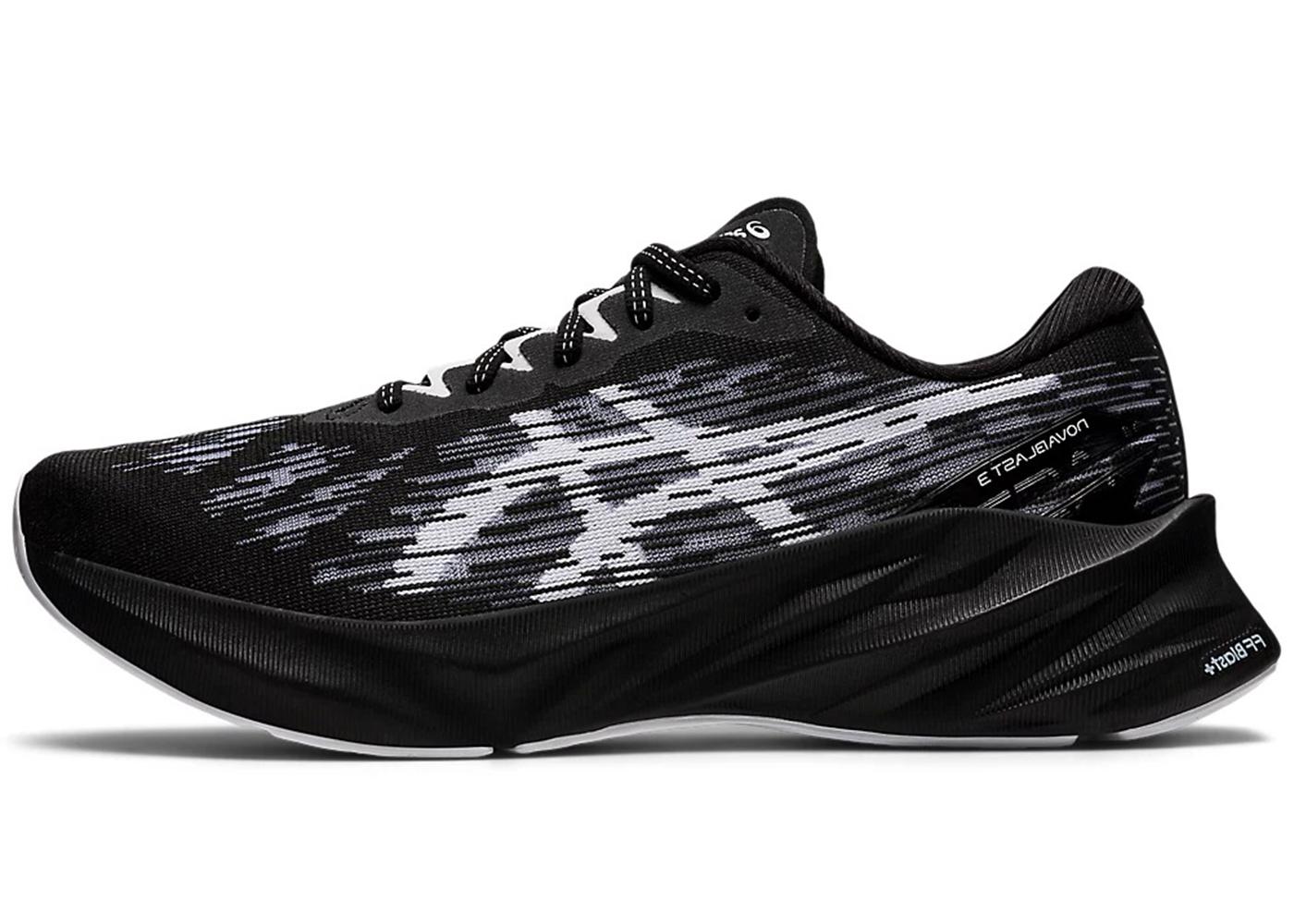 ASICS Novablast 3 Black White 1011B458-002 | ASICS - 슈프라이즈