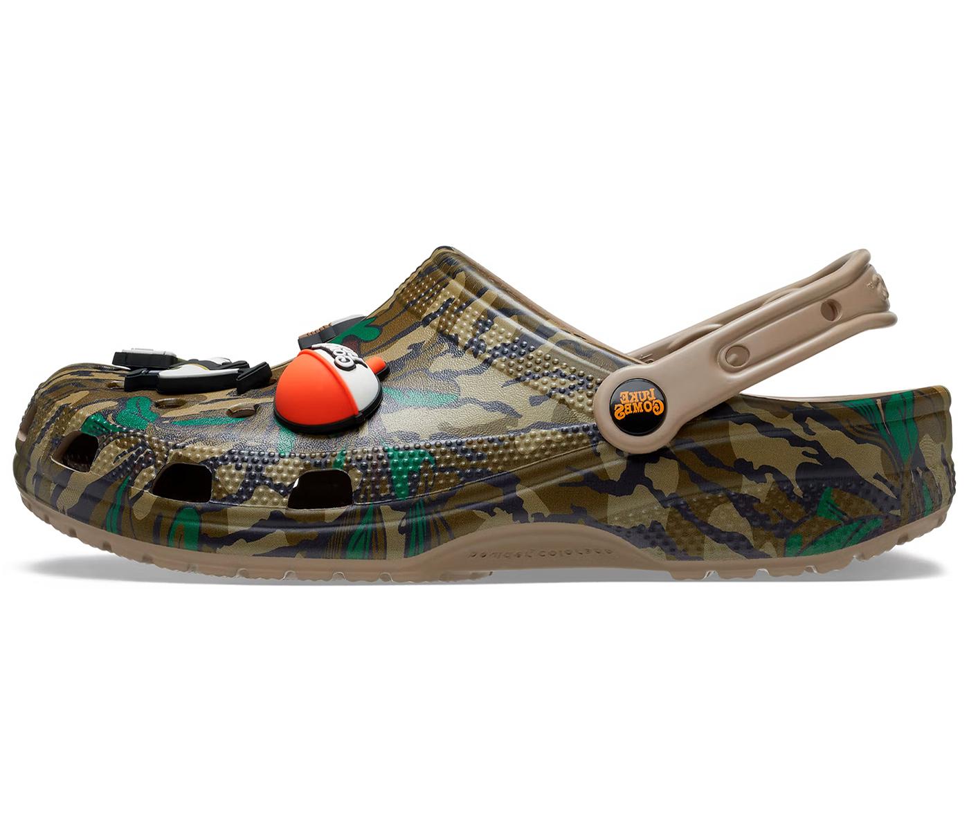 Crocs Classic Clog Luke Combs Mossy Oak Camo 208325-90H | CROCS - 슈프라이즈