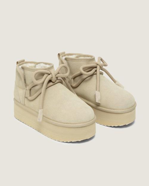 Fuzzy Ribbon Platform Boots_Beige