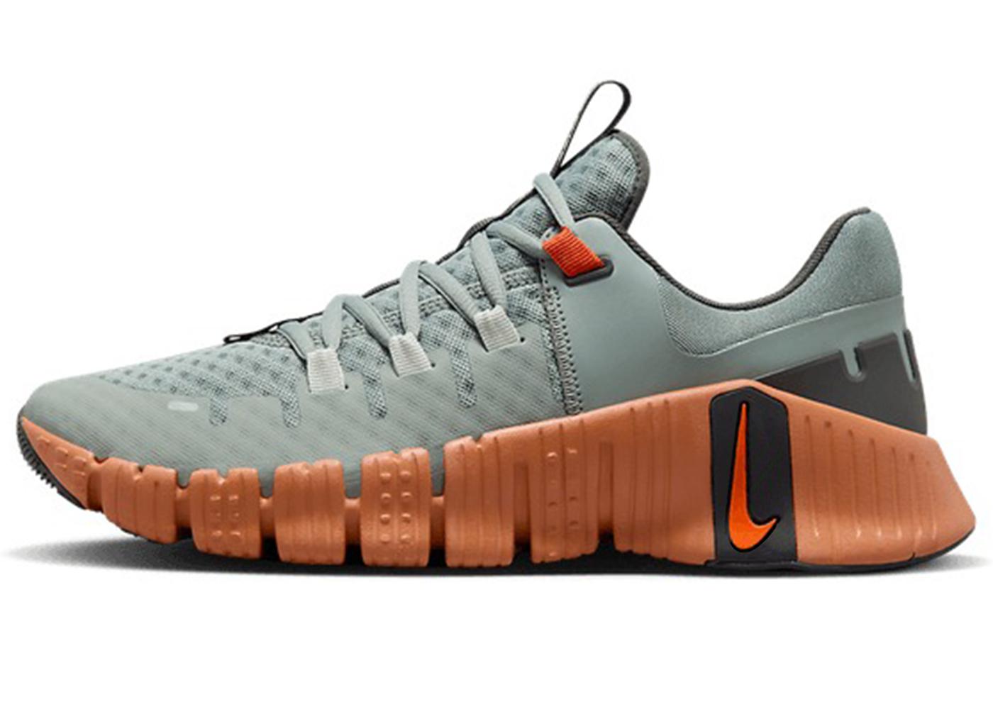 Nike Free Metcon 5 Mica Green Campfire Orange DV3949-301 | NIKE - 슈프라이즈