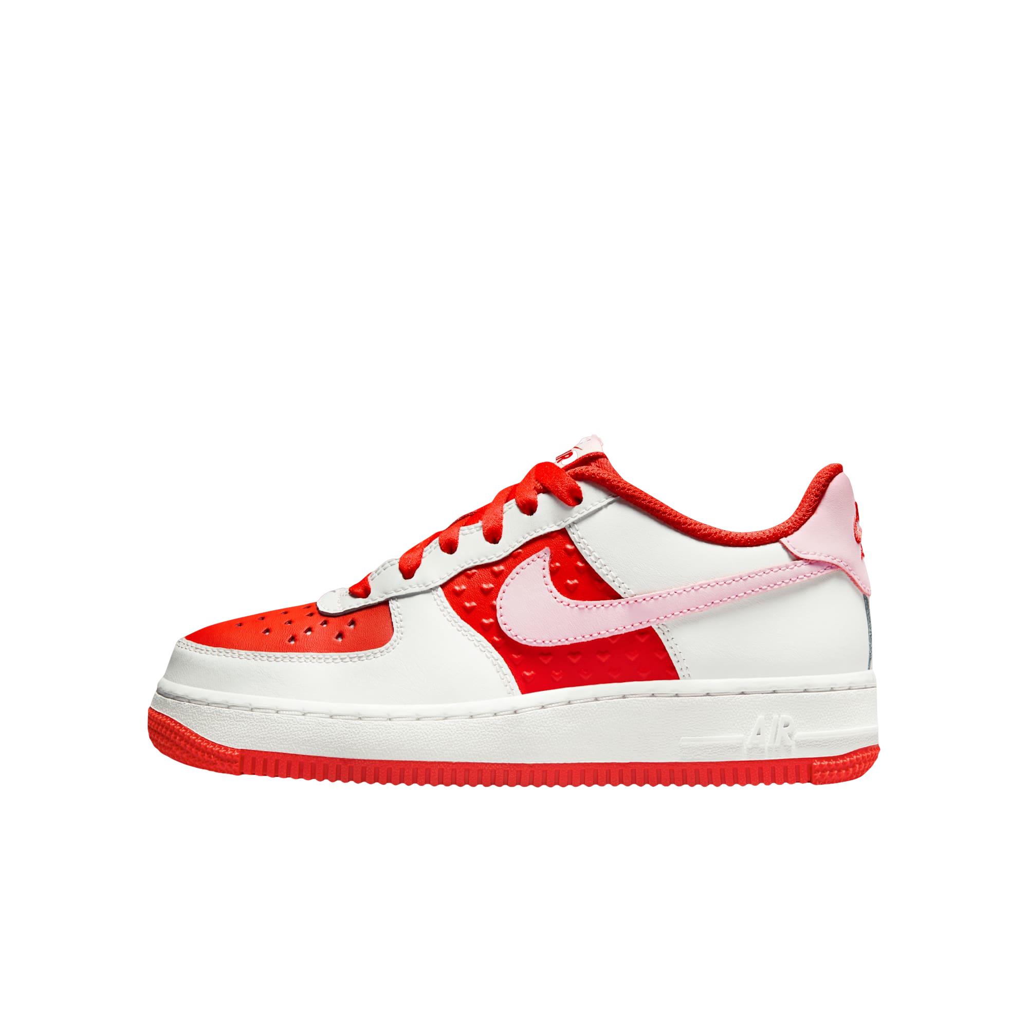 나이키 에어 포스 1 로우 GS "발렌타인 데이" 서밋 화이트 라이트 크림슨 핑크 폼 HV5165-121 | NIKE - 슈프라이즈