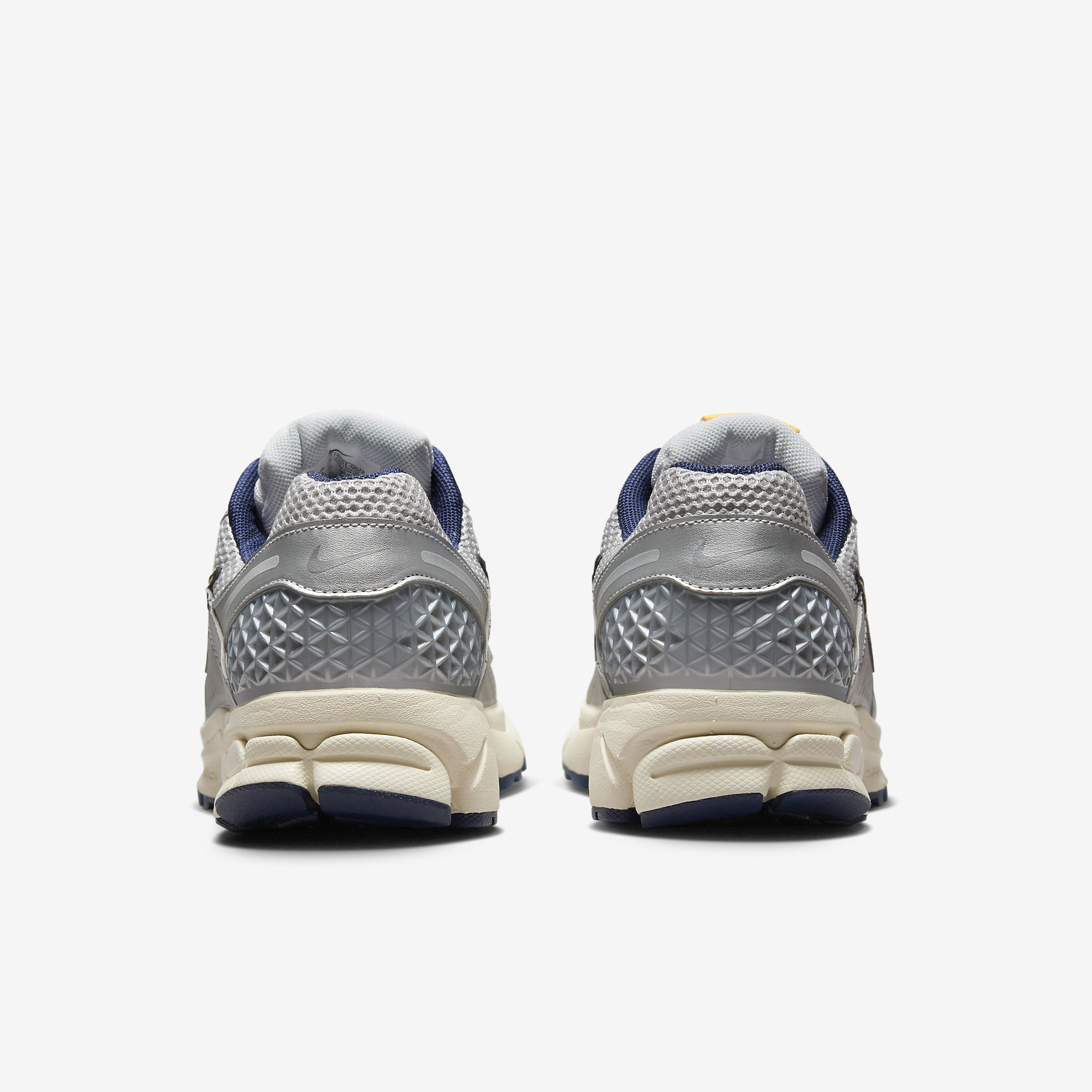 나이키 줌 보메로 5 퓨어 플래티넘 앤 레이저 오렌지 FJ4151-001 | NIKE - 슈프라이즈