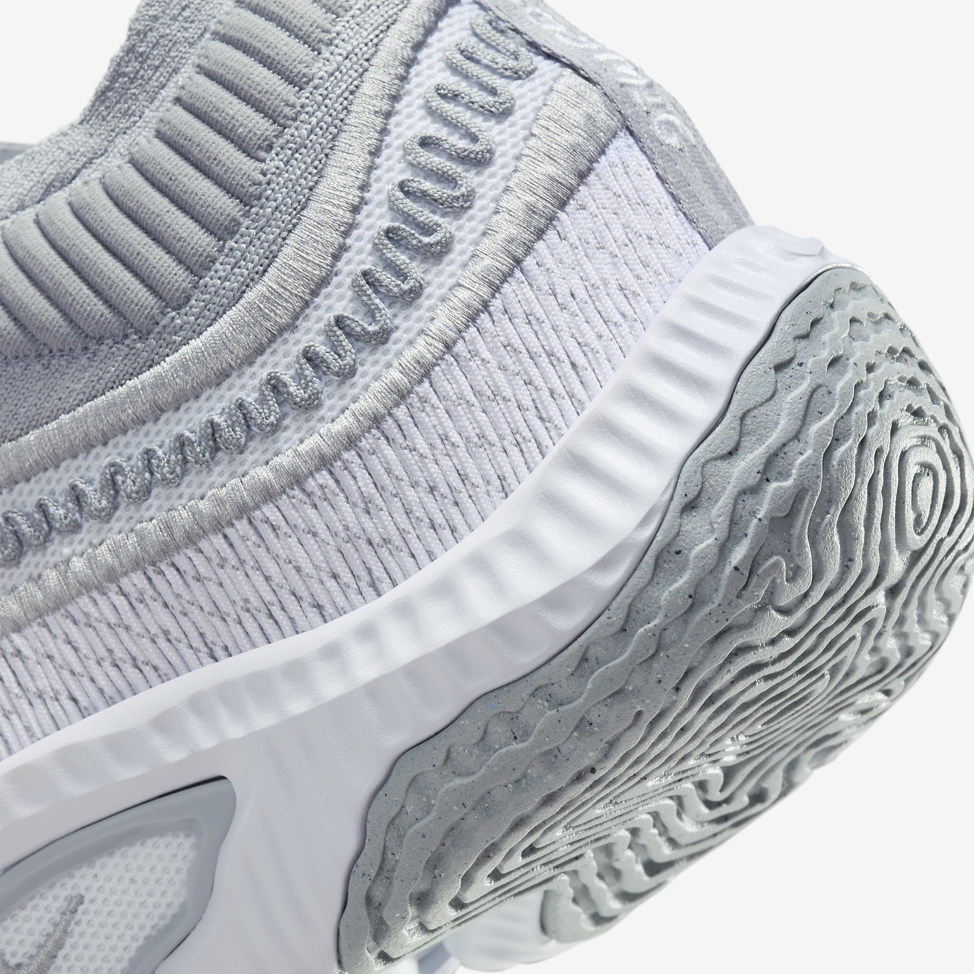 나이키 코스믹 유니티 3 팀 울프 그레이