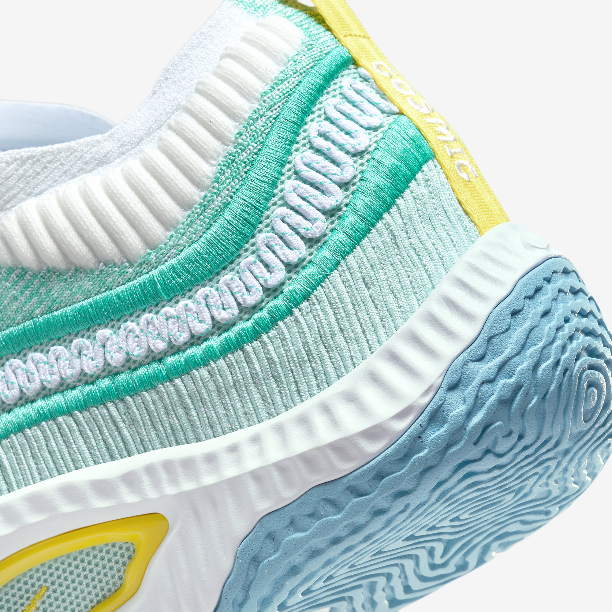 나이키 코스믹 유니티 3 제이드 아이스 에메랄드 라이즈