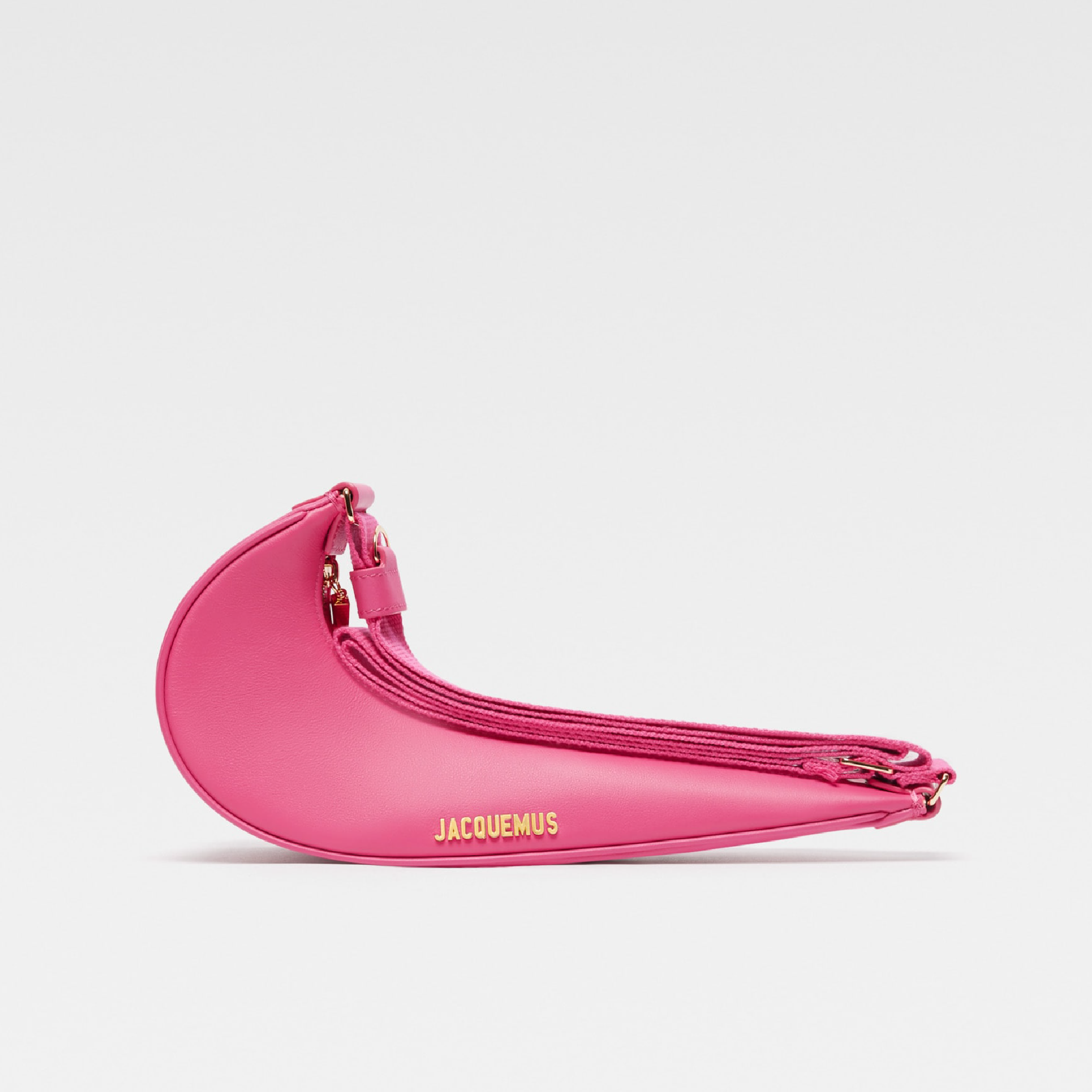 나이키 x 자크뮈스 르 삭 스우시 다크 핑크