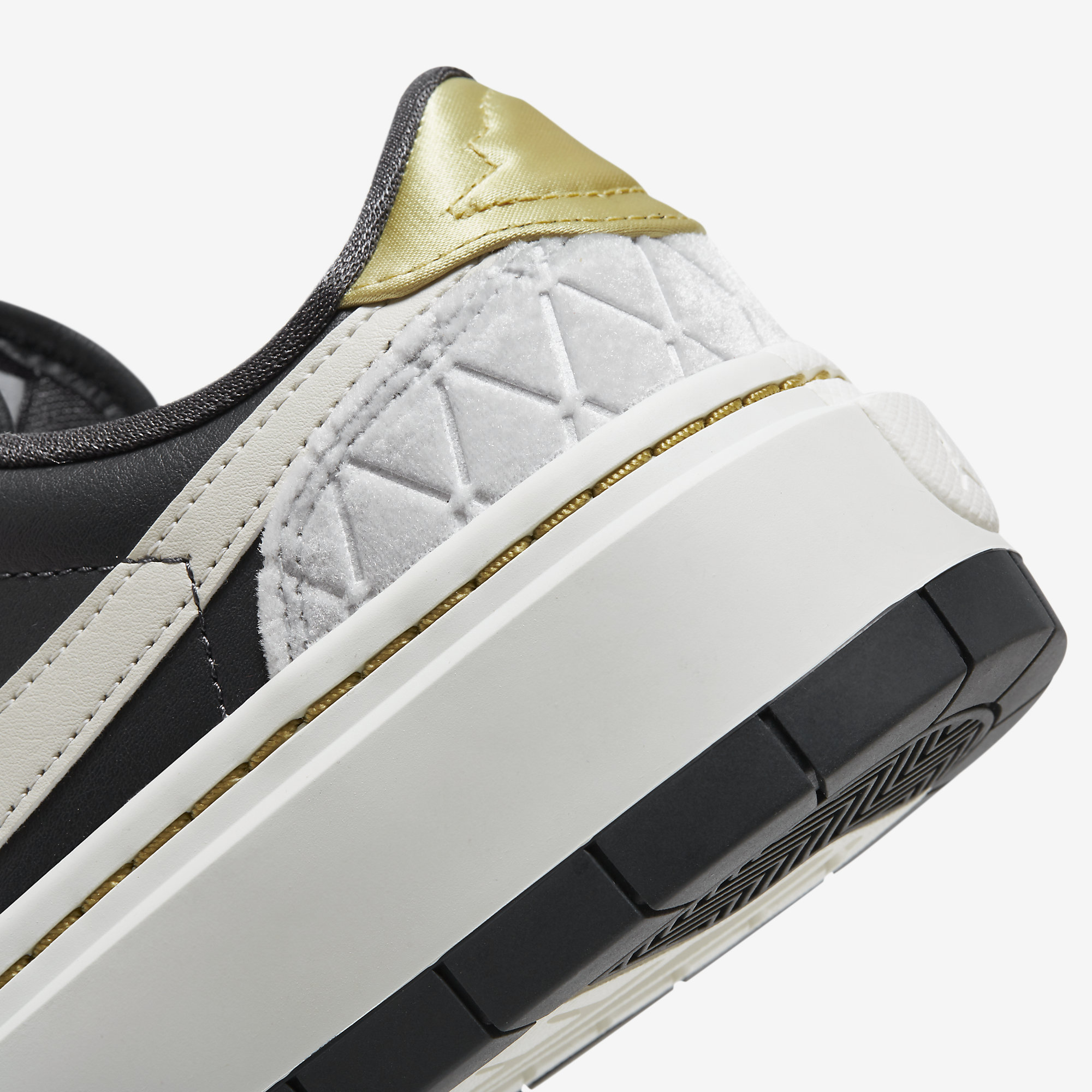 에어 조던 1 엘리베이트 로우 우먼스 골드 톤스