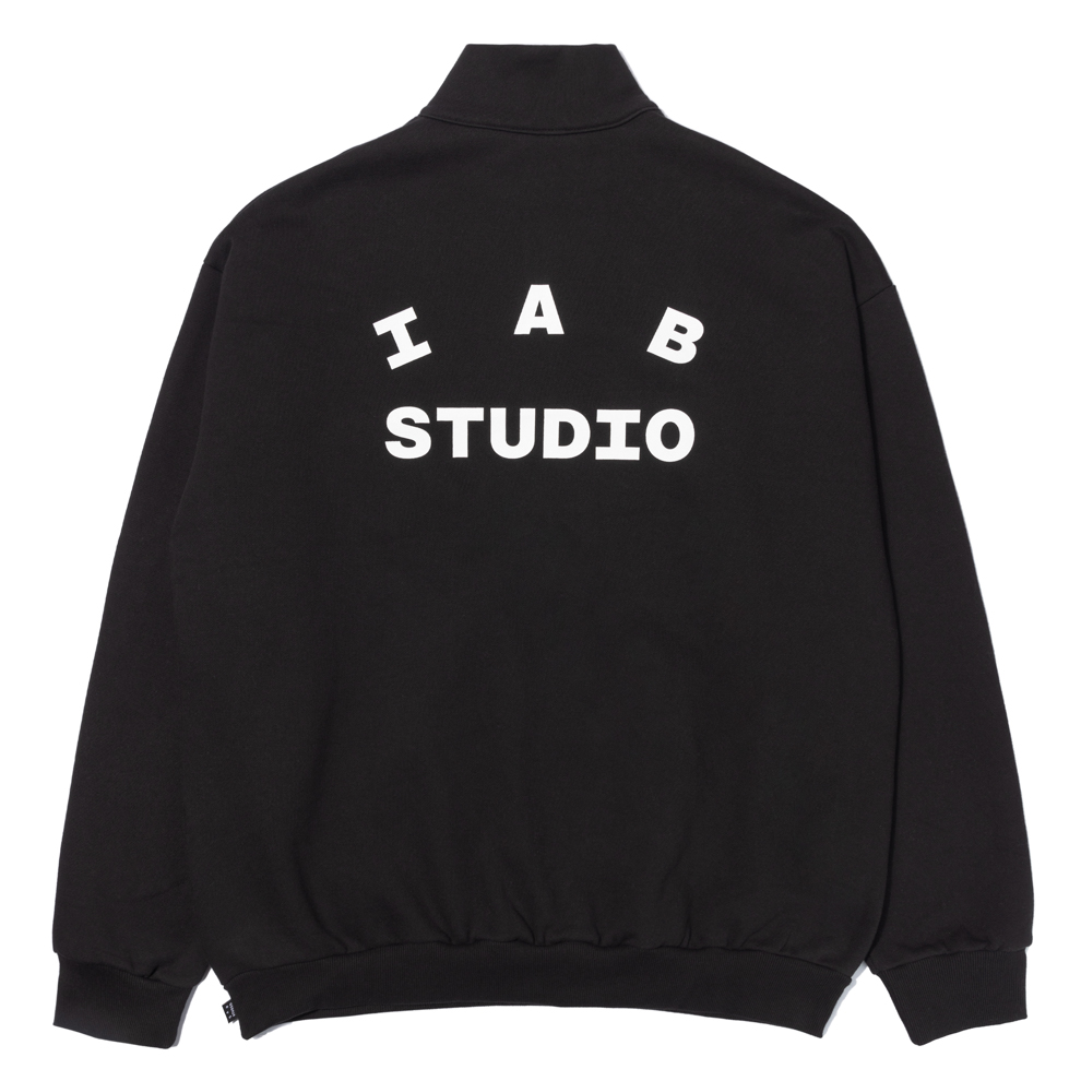 아이앱 스튜디오 하프 집 업 풀오버 블랙