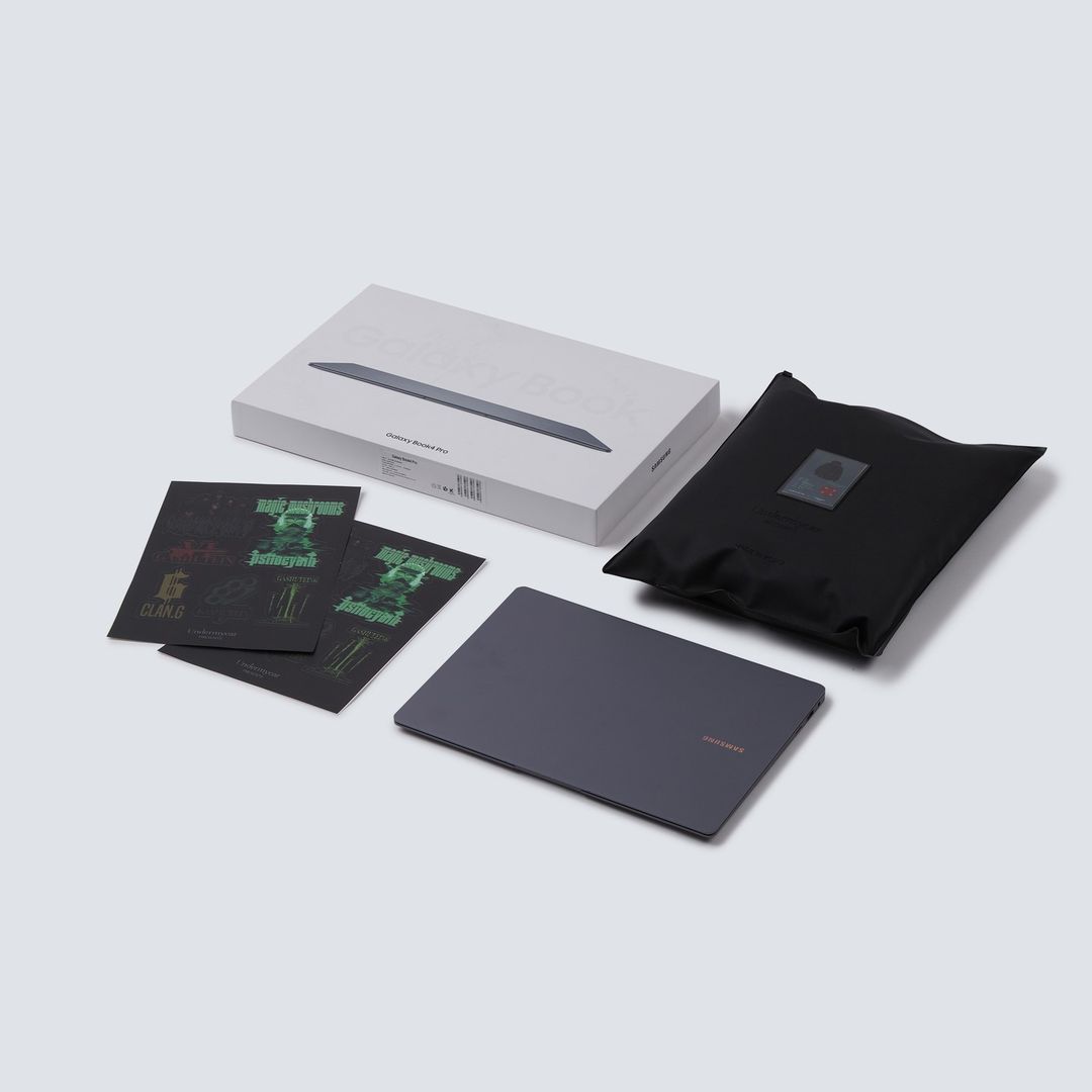 언더마이카 이고르 문스톤 그레이 스페셜 패키지(갤럭시 북 4 프로)