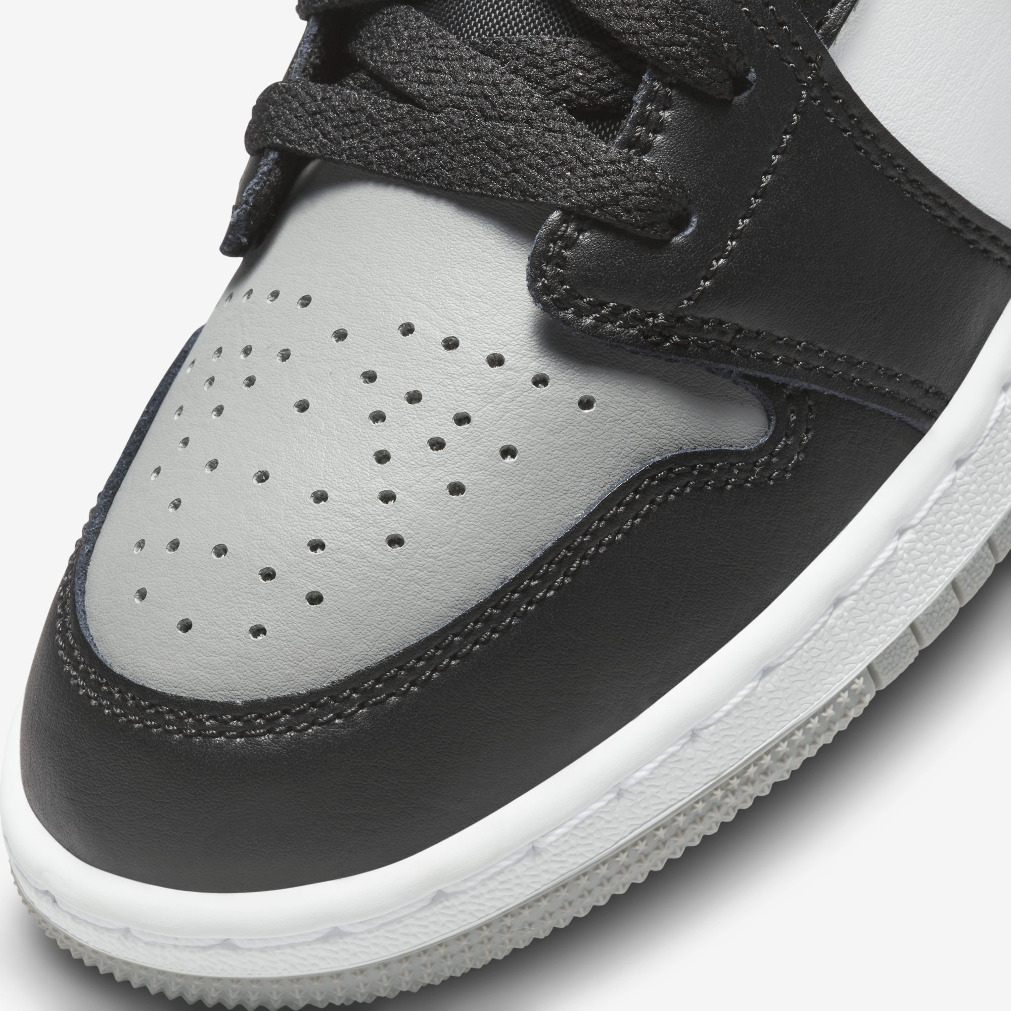 에어 조던 1 로우 GS 라이트 스모크 그레이 553560-052 - 슈프라이즈