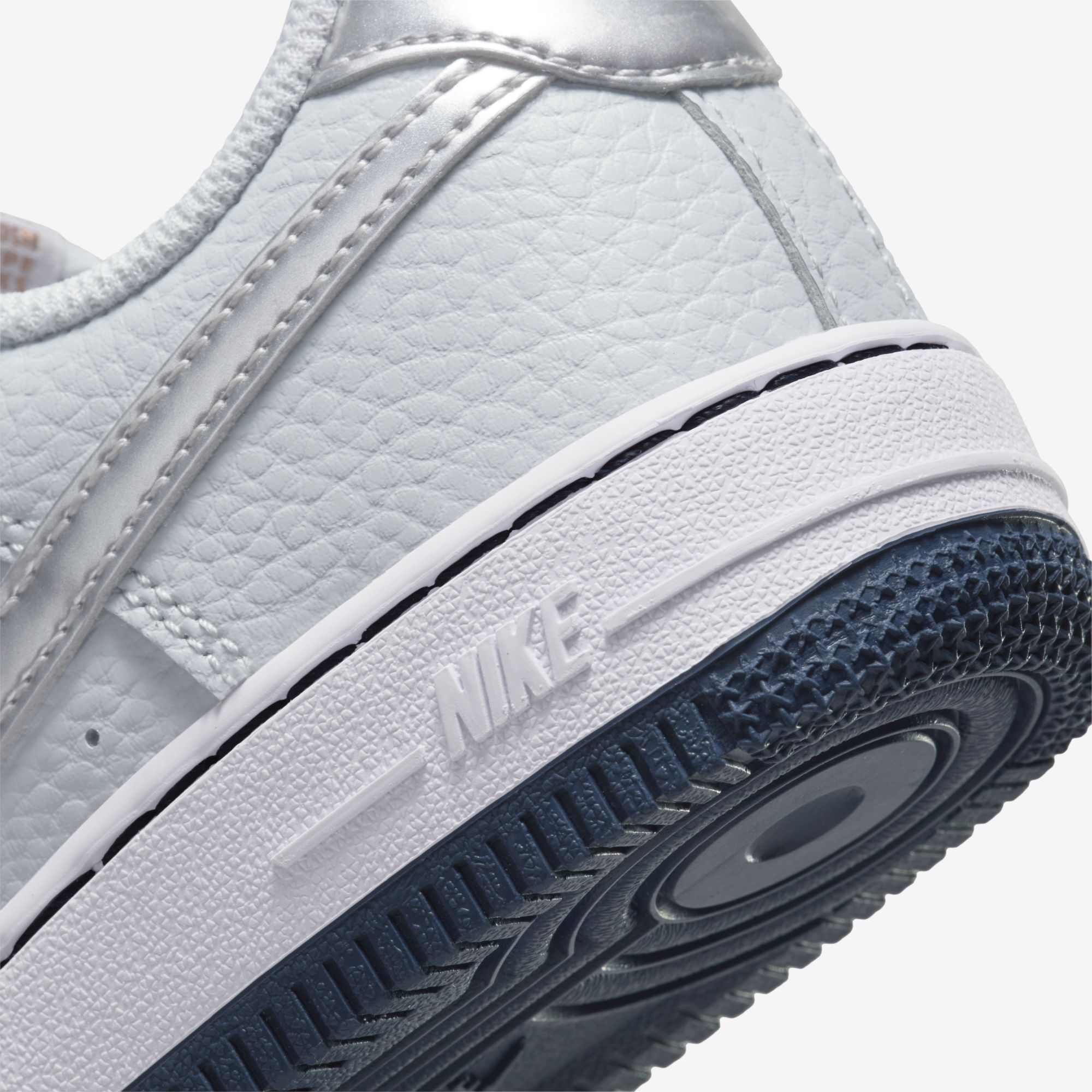 나이키 포스 1 PS 퓨어 플래티넘 메탈릭 실버 CZ1685-004 | NIKE - 슈프라이즈