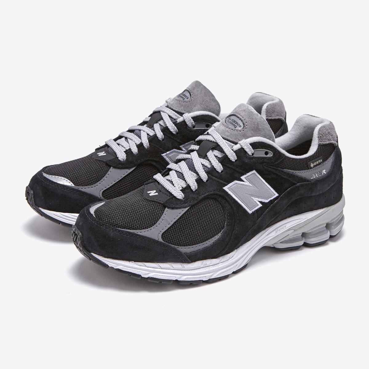 뉴발란스 2002R 고어텍스 블랙 실버 메탈릭