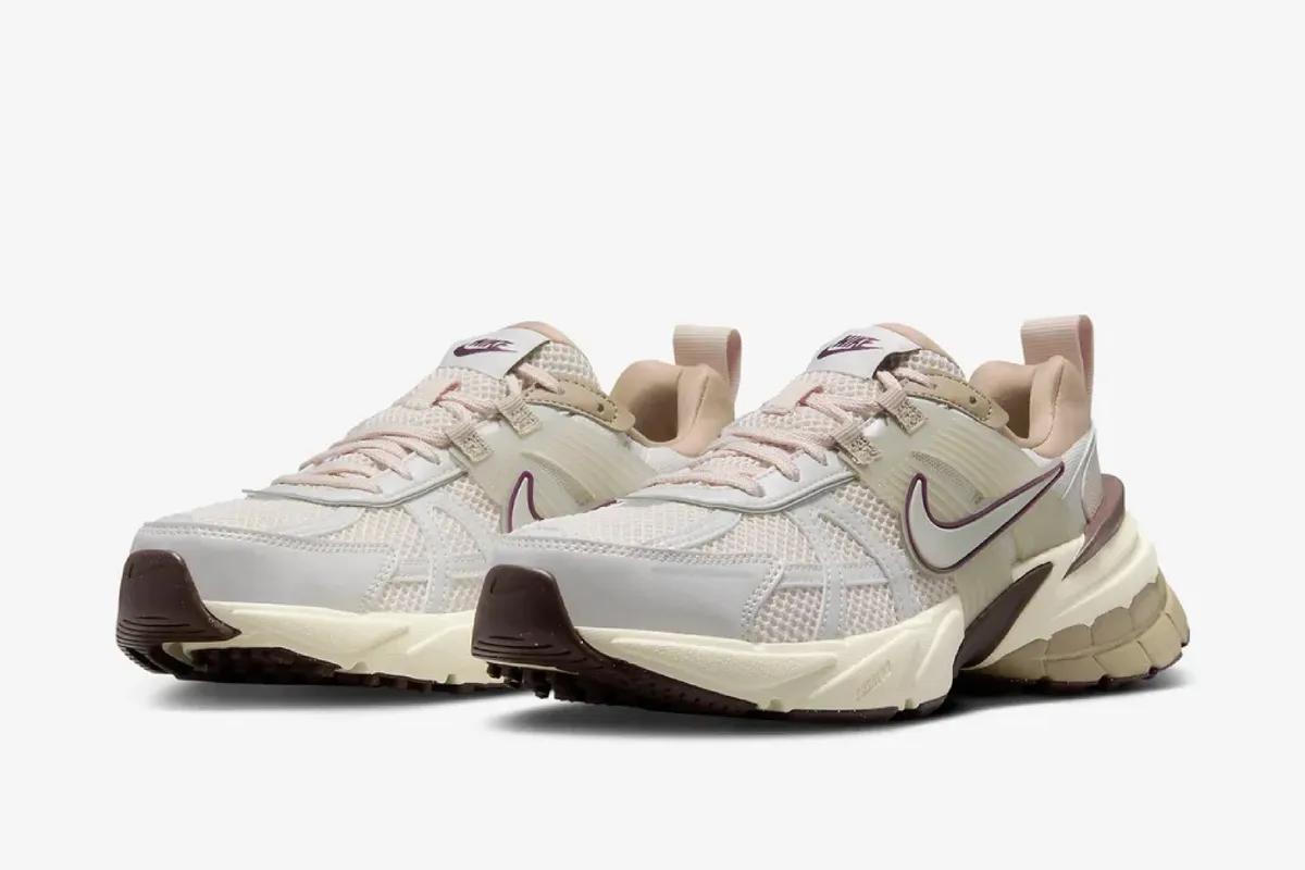 나이키 V2k 런 우먼스 세일 브라운 오피셜 이미지 공개 슈프라이즈 컬처