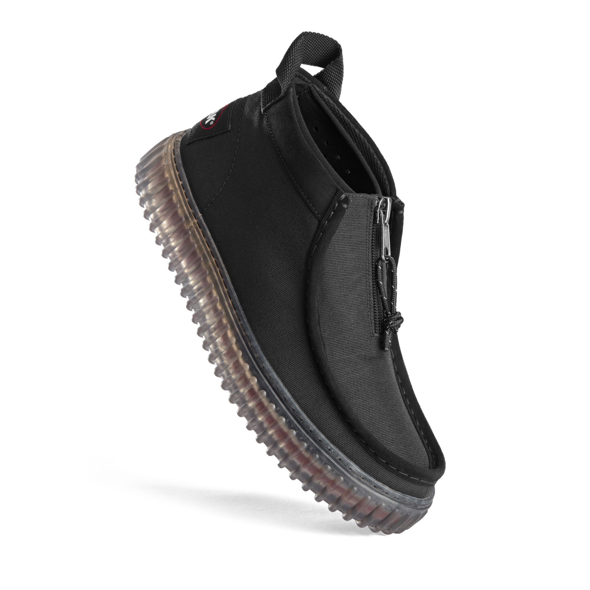 이스트팩 x 클락스 "TORHILL ZIP" 협업 발매 - 슈프라이즈 컬처