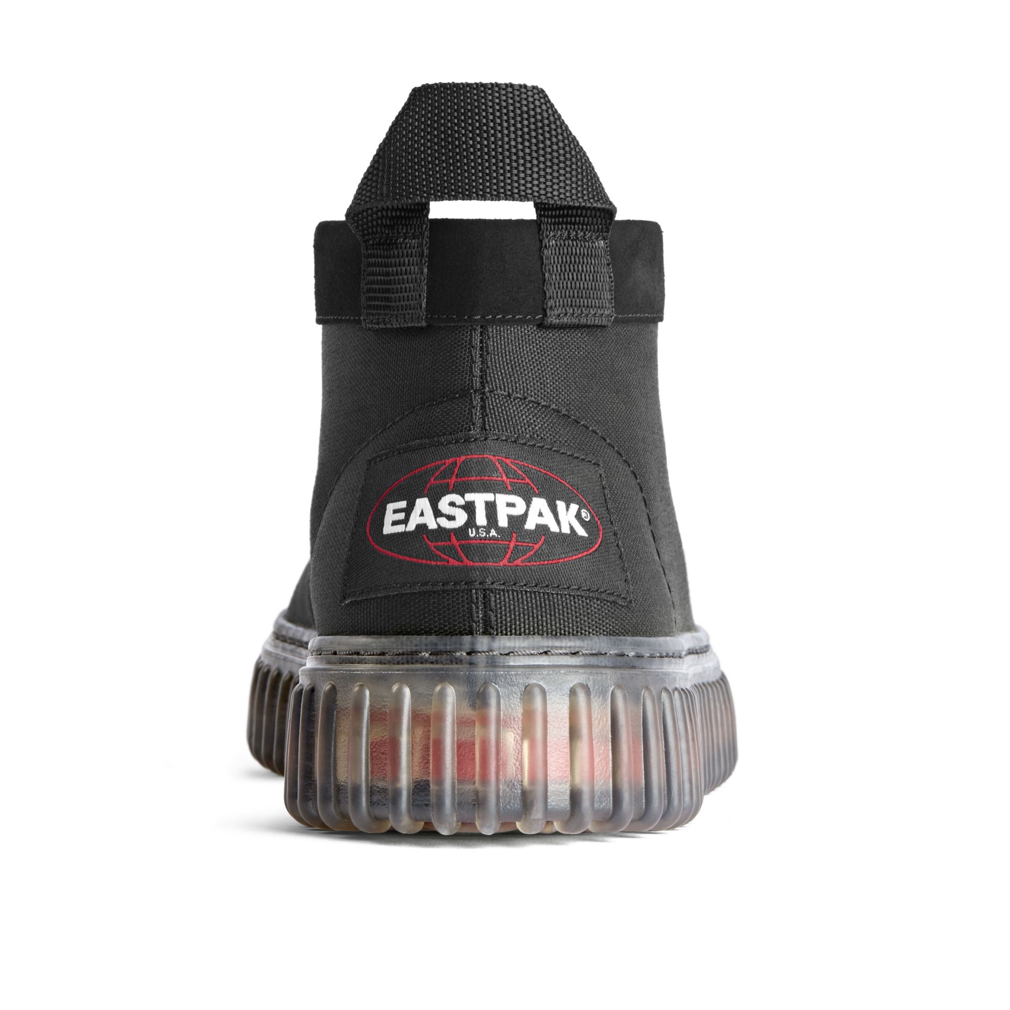 이스트팩 x 클락스 "TORHILL ZIP" 협업 발매 - 슈프라이즈 컬처